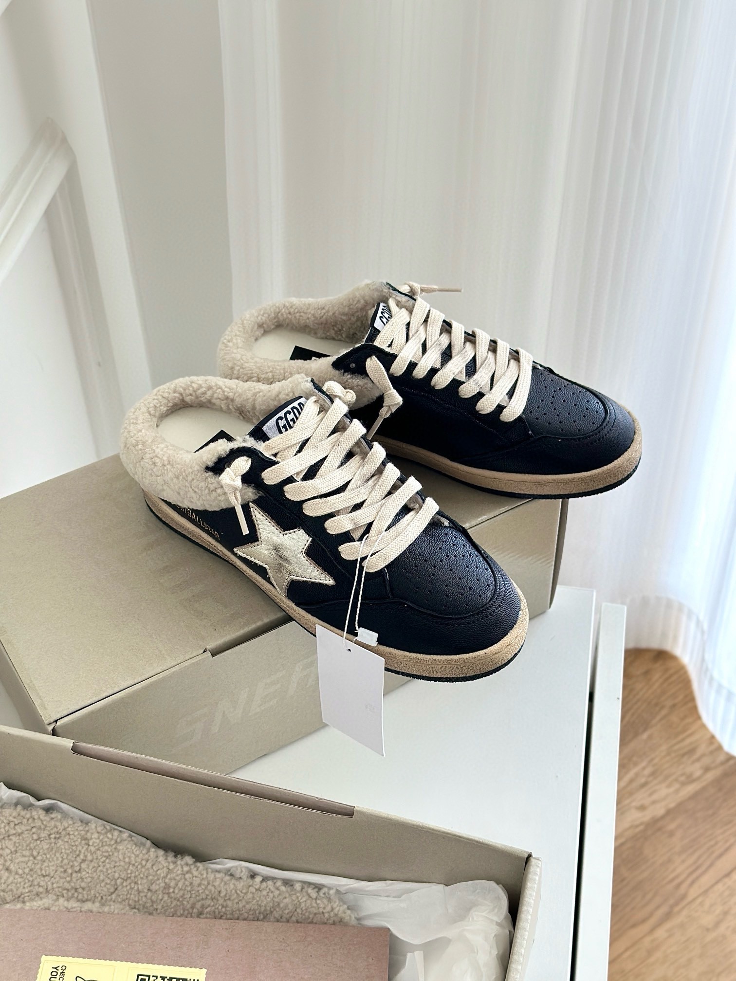 Replica Golden Goose Women's Black Ball Star Sabots with Shearling Lining