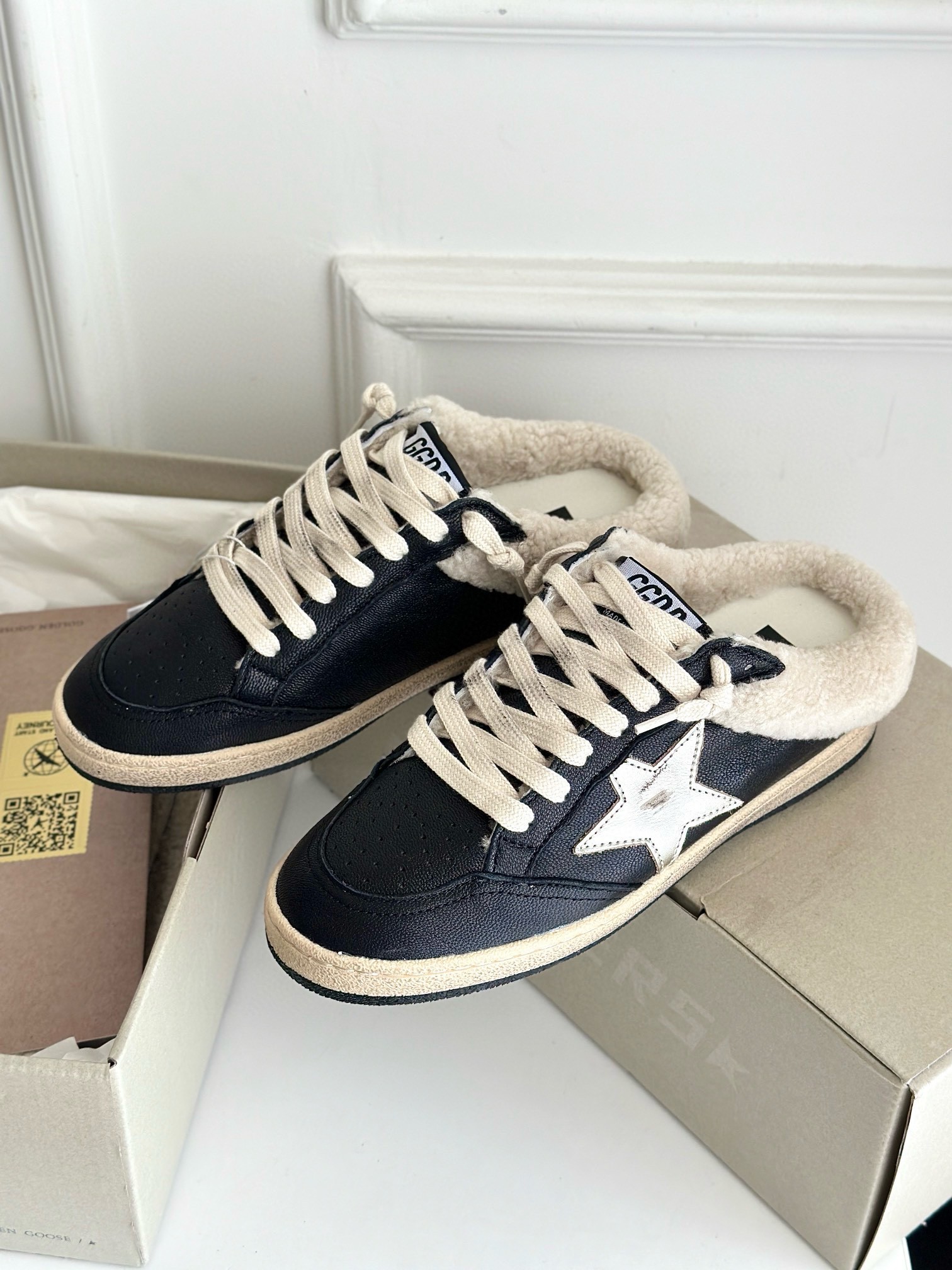 Replica Golden Goose Women's Black Ball Star Sabots with Shearling Lining